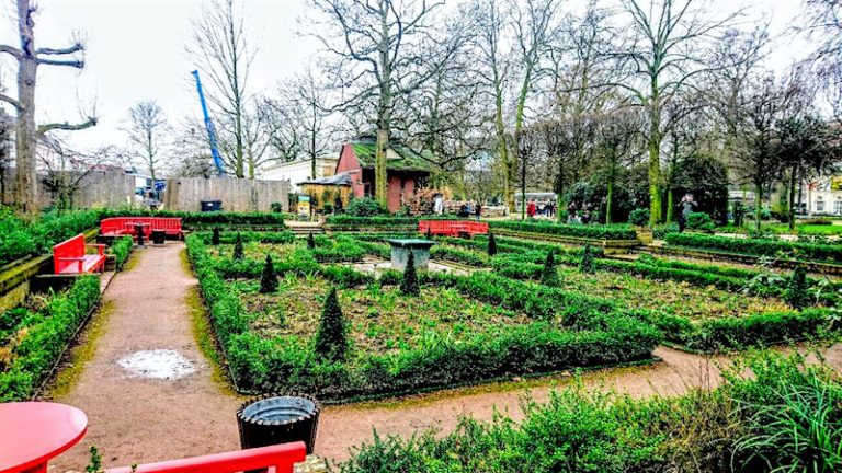 Why Zoo Antwerpen is a Top Attraction to Visit in Antwerp